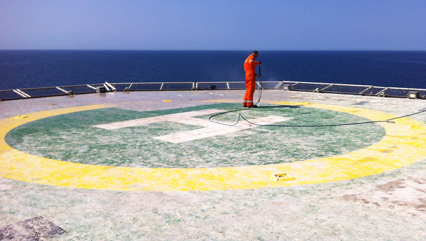 How sea birds compromise helideck safety